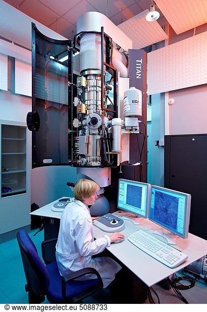 Atomic resolution imaging using TEM Atomic resolution imaging using TEM ... Atomic resolution imaging using TEM Atomic resolution imaging using TEM ...